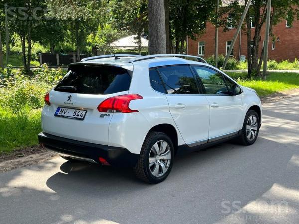 White Peugeot 2008 2014 in Riga, with an engine capacity of 1.60 L and mileage of 0 thousand km for 4999 €, photo 5 on AUTOMOTO.COM.LV