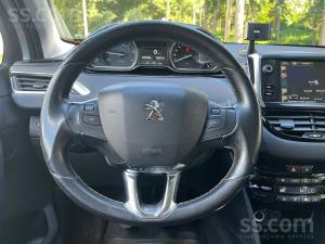 White Peugeot 2008 2014 in Riga, with an engine capacity of 1.60 L and mileage of 0 thousand km for 4999 €, photo 12 on AUTOMOTO.COM.LV