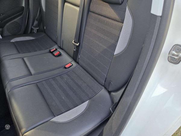 Balts Peugeot 2008 2014 Varėna, ar dzinēja tilpumu 1.60 L un nobraukumu 175 tūkst. km par 3999 €, foto 7 vietnē AUTOMOTO.COM.LV