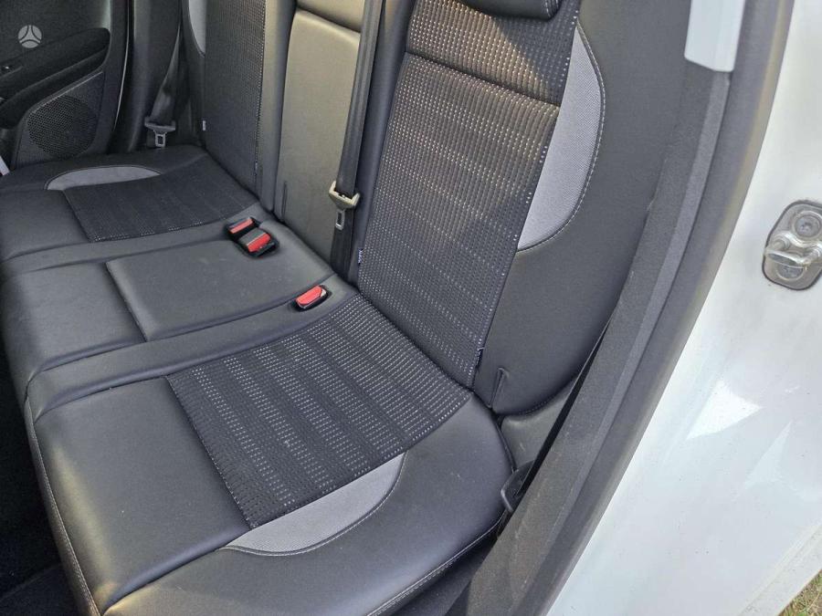 Balts Peugeot 2008 2014 Varėna, ar dzinēja tilpumu 1.60 L un nobraukumu 175 tūkst. km par 3700 €, foto 8 vietnē AUTOMOTO.COM.LV