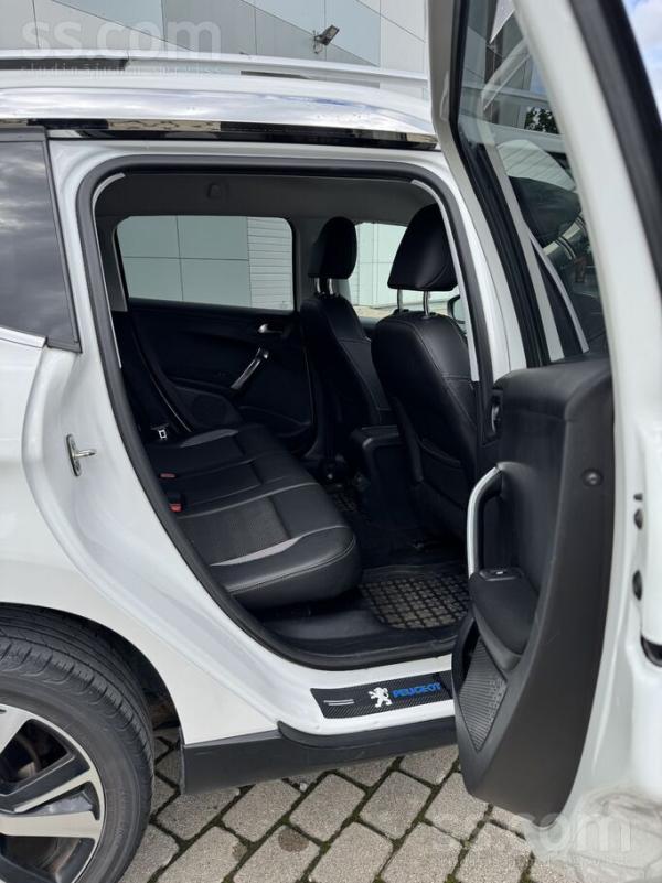 White Peugeot 2008 2014 in Dobele, with an engine capacity of 1.60 L and mileage of 239 thousand km for 4600 €, photo 9 on AUTOMOTO.COM.LV