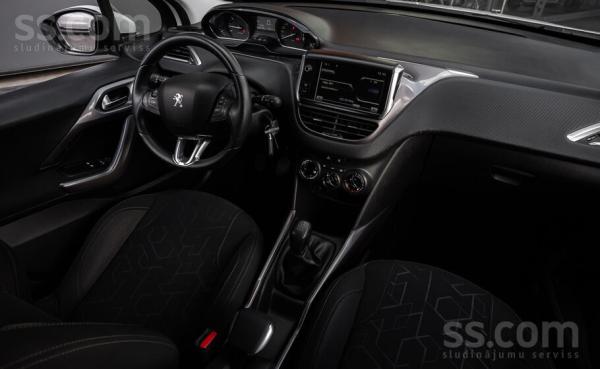 Balts Peugeot 2008 2014 Jelgava, ar dzinēja tilpumu 1.20 L un nobraukumu 0 tūkst. km par 4650 €, foto 7 vietnē AUTOMOTO.COM.LV