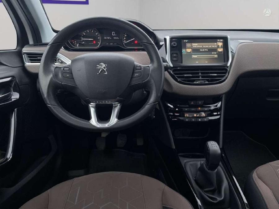 Balts Peugeot 2008 2015 Viļņa, ar dzinēja tilpumu 1.20 L un nobraukumu 102 tūkst. km par 4999 €, foto 13 vietnē AUTOMOTO.COM.LV