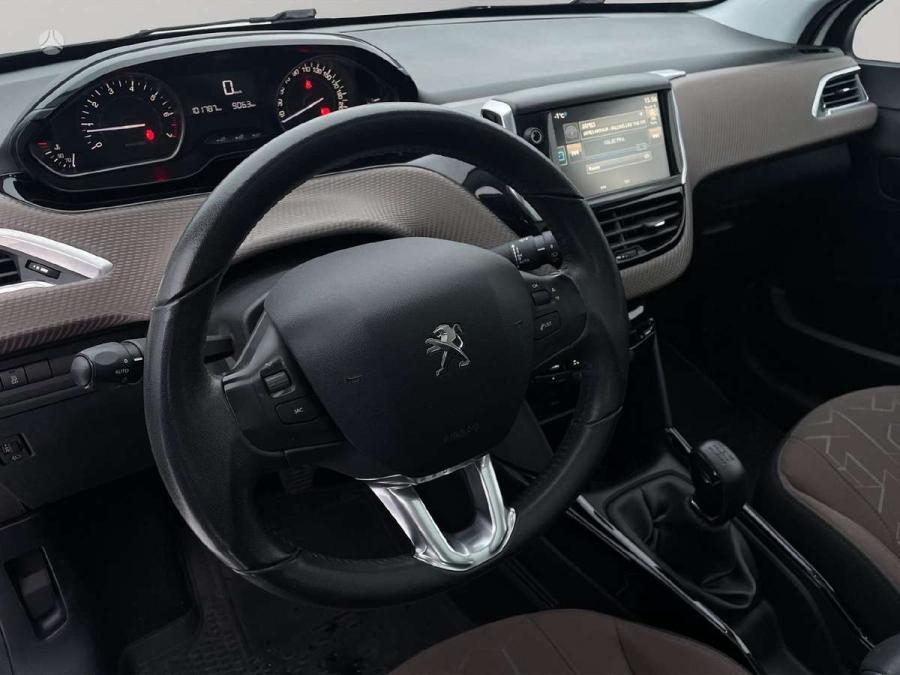 Balts Peugeot 2008 2015 Viļņa, ar dzinēja tilpumu 1.20 L un nobraukumu 102 tūkst. km par 4999 €, foto 14 vietnē AUTOMOTO.COM.LV