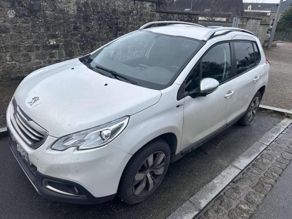 White Peugeot 2008 2015 in Taurage, with an engine capacity of 1.60 L and mileage of 290 thousand km for 2950 €, photo 1 on AUTOMOTO.COM.LV