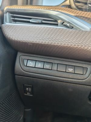 White Peugeot 2008 2015 in Tallinn, with an engine capacity of 1.60 L and mileage of 311 thousand km for 5250 €, photo 27 on AUTOMOTO.COM.LV
