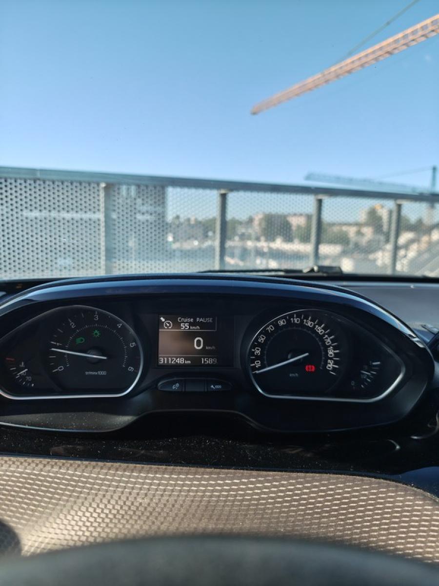 White Peugeot 2008 2015 in Tallinn, with an engine capacity of 1.60 L and mileage of 311 thousand km for 5250 €, photo 28 on AUTOMOTO.COM.LV