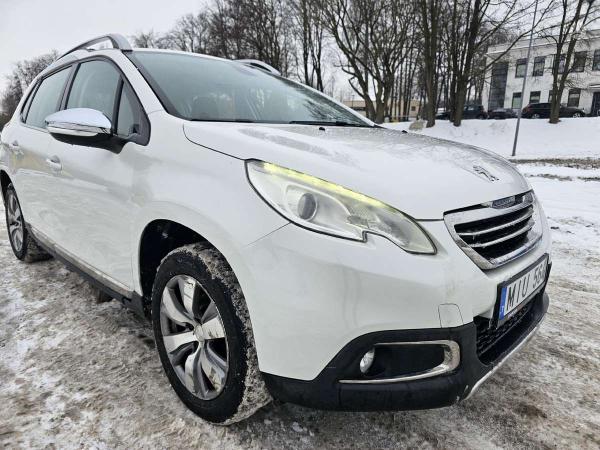 White Peugeot 2008 2016 in Kaunas, with an engine capacity of 1.20 L and mileage of 149 thousand km for 5999 €, photo 4 on AUTOMOTO.COM.LV