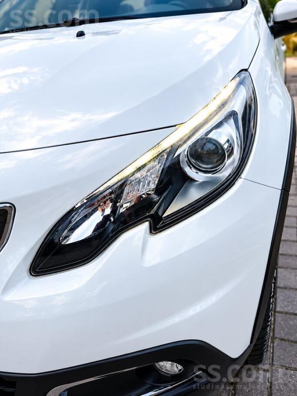 Balts Peugeot 2008 2016 Jelgava, ar dzinēja tilpumu 1.20 L un nobraukumu 116 tūkst. km par 6790 €, foto 5 vietnē AUTOMOTO.COM.LV