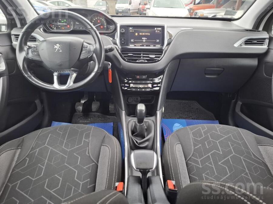 Balts Peugeot 2008 2018 Talsi, ar dzinēja tilpumu 1.20 L un nobraukumu 146 tūkst. km par 6800 €, foto 10 vietnē AUTOMOTO.COM.LV