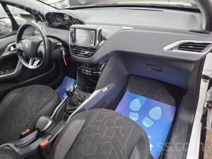 Balts Peugeot 2008 2018 Talsi, ar dzinēja tilpumu 1.20 L un nobraukumu 146 tūkst. km par 6800 €, foto 12 vietnē AUTOMOTO.COM.LV