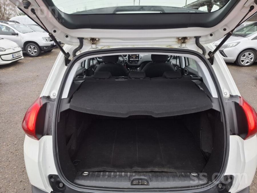Balts Peugeot 2008 2018 Talsi, ar dzinēja tilpumu 1.20 L un nobraukumu 146 tūkst. km par 6800 €, foto 28 vietnē AUTOMOTO.COM.LV