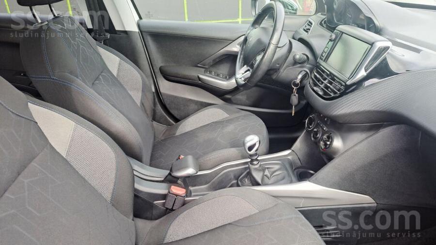 Balts Peugeot 2008 2018 Rīga, ar dzinēja tilpumu 1.50 L un nobraukumu 213 tūkst. km par 5990 €, foto 13 vietnē AUTOMOTO.COM.LV
