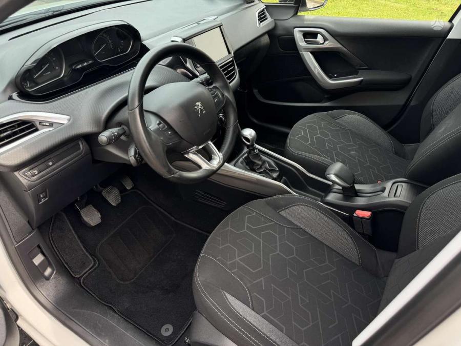 Balts Peugeot 2008 2019 Tauragė, ar dzinēja tilpumu 1.50 L un nobraukumu 246 tūkst. km par 6200 €, foto 7 vietnē AUTOMOTO.COM.LV
