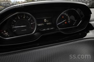 White Peugeot 2008 2019 in Jelgava, with an engine capacity of 1.20 L and mileage of 109 thousand km for 7690 €, photo 18 on AUTOMOTO.COM.LV
