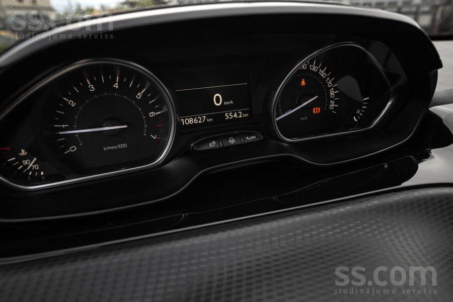 White Peugeot 2008 2019 in Jelgava, with an engine capacity of 1.20 L and mileage of 109 thousand km for 7690 €, photo 18 on AUTOMOTO.COM.LV