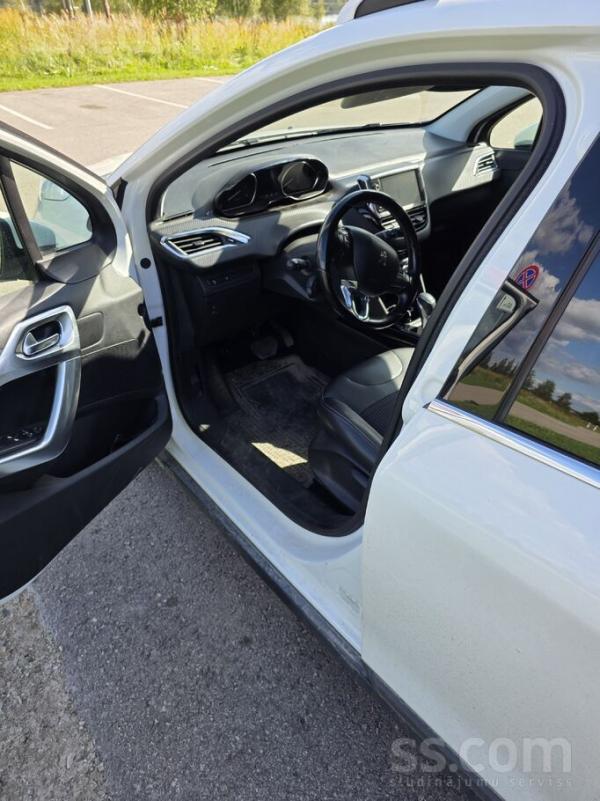 Balts Peugeot 2008 2019 Rīga, ar dzinēja tilpumu 1.50 L un nobraukumu 148 tūkst. km par 9300 €, foto 8 vietnē AUTOMOTO.COM.LV