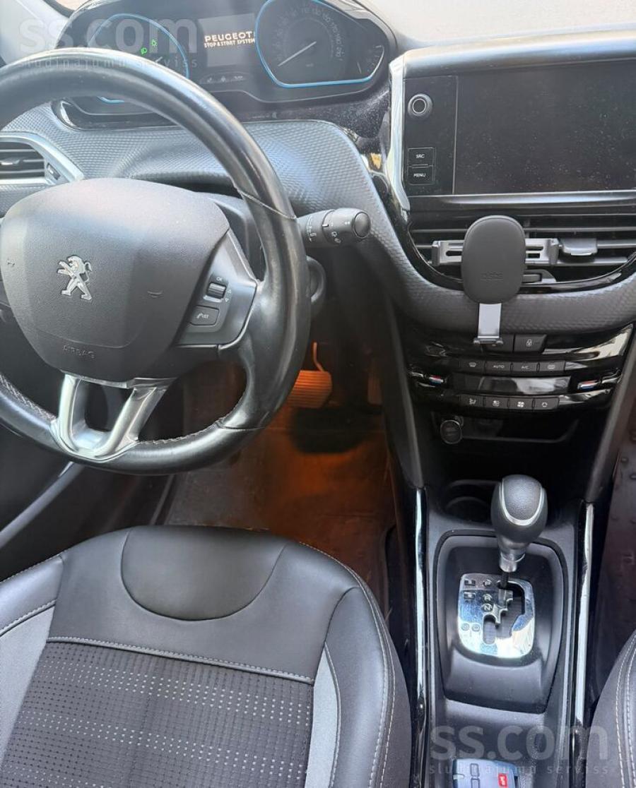 Balts Peugeot 2008 2019 Rīga, ar dzinēja tilpumu 1.20 L un nobraukumu 99 tūkst. km par 9300 €, foto 6 vietnē AUTOMOTO.COM.LV