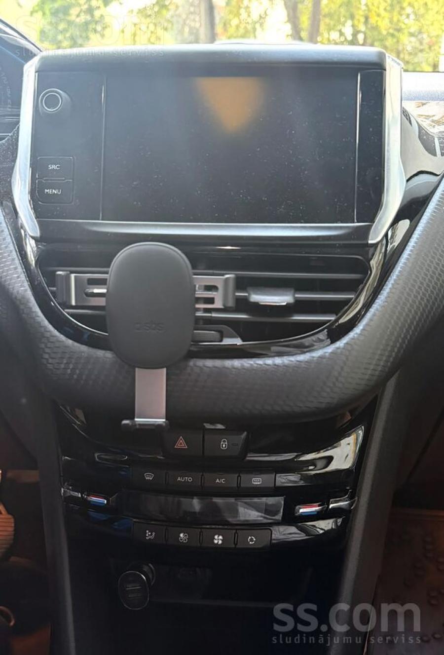 Balts Peugeot 2008 2019 Rīga, ar dzinēja tilpumu 1.20 L un nobraukumu 99 tūkst. km par 9300 €, foto 9 vietnē AUTOMOTO.COM.LV
