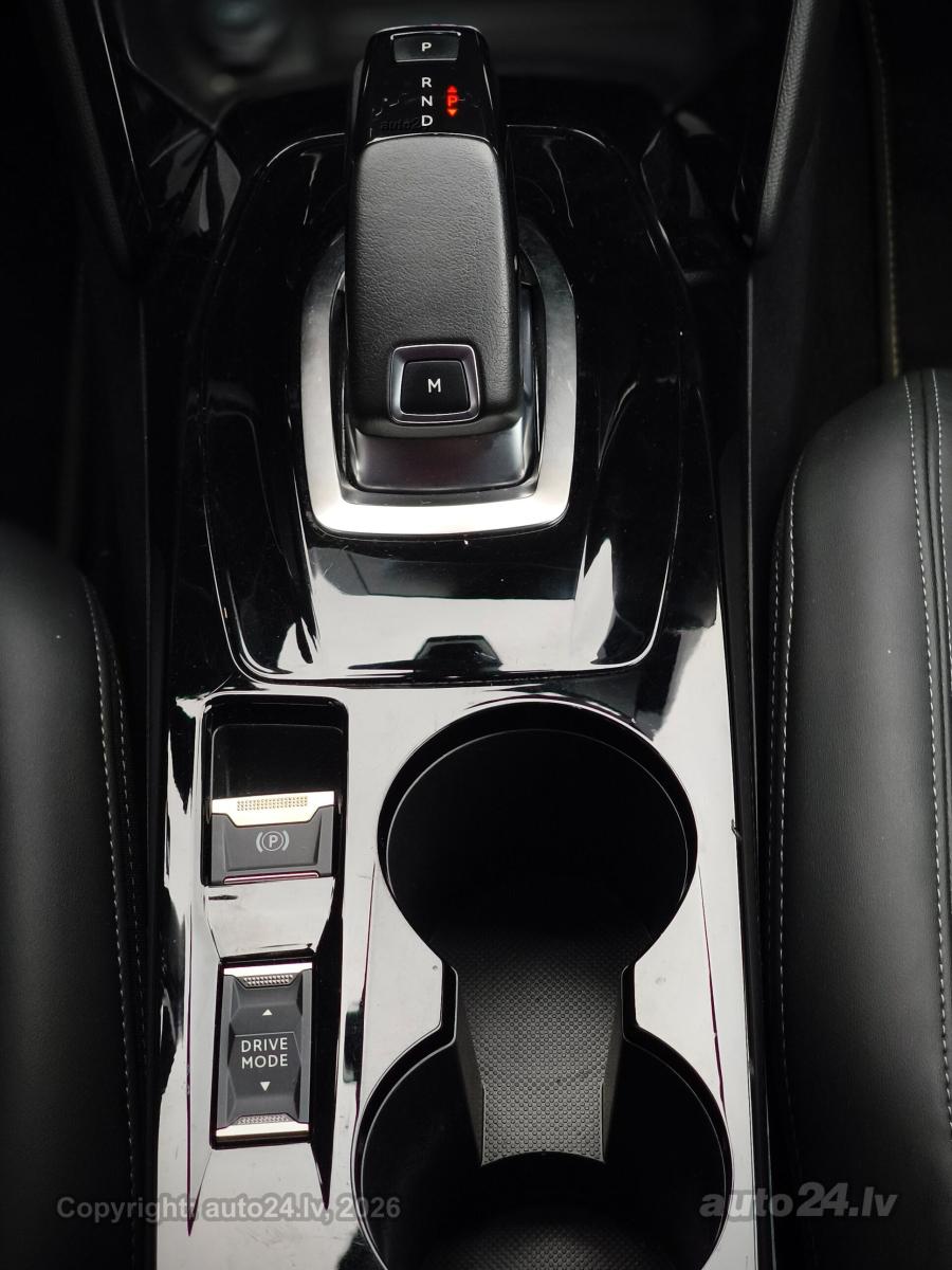 Balts Peugeot 2008 2020 Tallina, ar dzinēja tilpumu 1.50 L un nobraukumu 79 tūkst. km par 15990 €, foto 17 vietnē AUTOMOTO.COM.LV