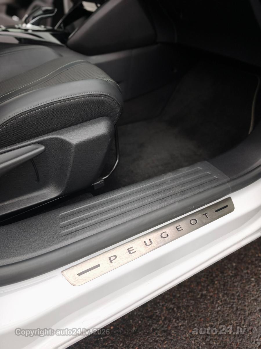Balts Peugeot 2008 2020 Tallina, ar dzinēja tilpumu 1.50 L un nobraukumu 79 tūkst. km par 15990 €, foto 20 vietnē AUTOMOTO.COM.LV
