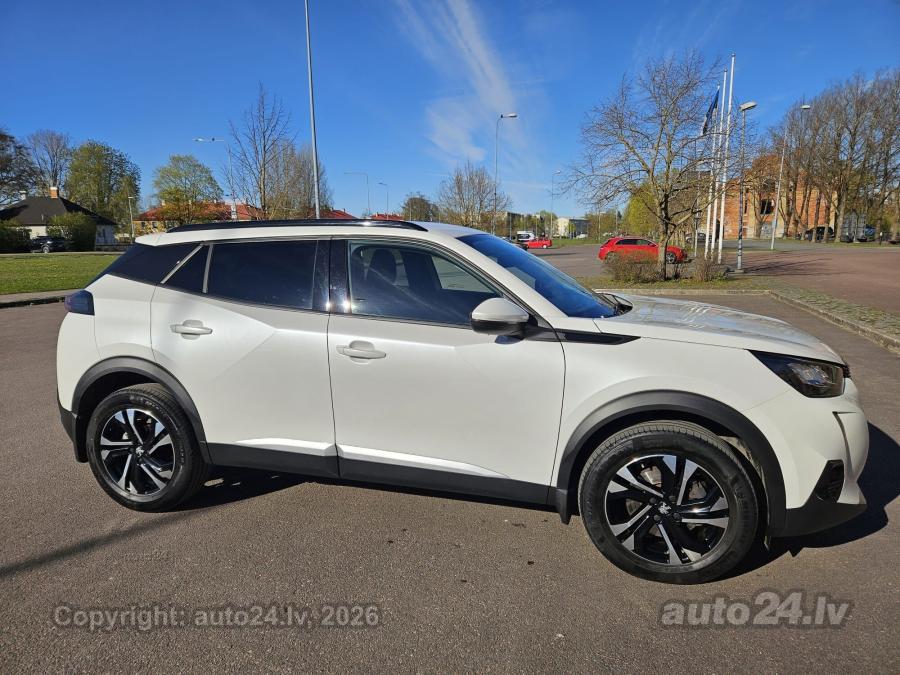 Balts Peugeot 2008 2021 Tallina, ar dzinēja tilpumu 1.50 L un nobraukumu 49 tūkst. km par 14300 €, foto 4 vietnē AUTOMOTO.COM.LV