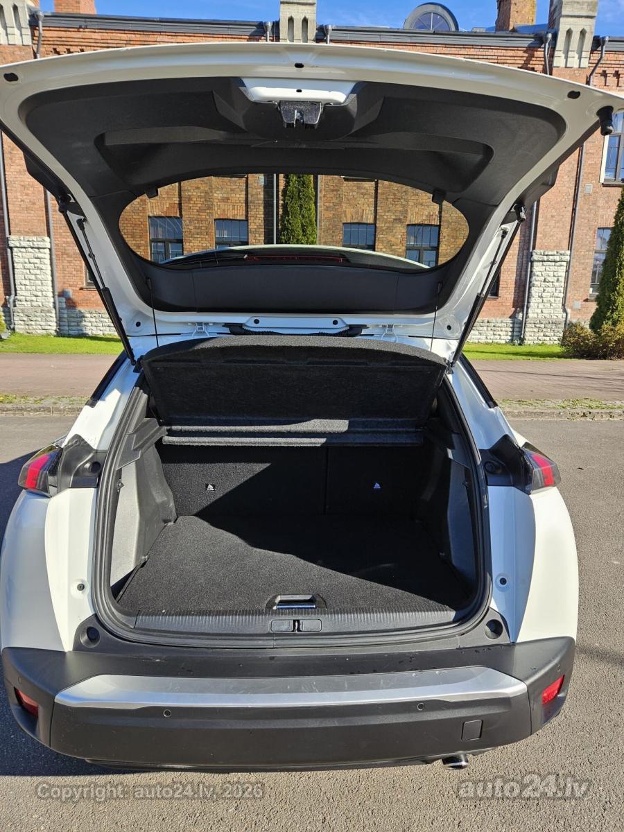 Balts Peugeot 2008 2021 Tallina, ar dzinēja tilpumu 1.50 L un nobraukumu 49 tūkst. km par 14300 €, foto 15 vietnē AUTOMOTO.COM.LV
