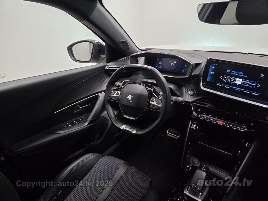 Balts Peugeot 2008 2021 Tallina, ar dzinēja tilpumu 1.20 L un nobraukumu 68 tūkst. km par 16400 €, foto 14 vietnē AUTOMOTO.COM.LV