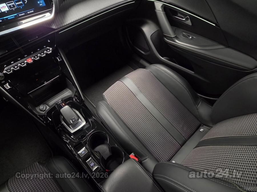 Balts Peugeot 2008 2021 Tallina, ar dzinēja tilpumu 1.20 L un nobraukumu 68 tūkst. km par 16400 €, foto 18 vietnē AUTOMOTO.COM.LV