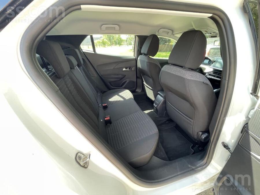 Balts Peugeot 2008 2021 Rīga, ar dzinēja tilpumu 1.20 L un nobraukumu 40 tūkst. km par 18990 €, foto 16 vietnē AUTOMOTO.COM.LV