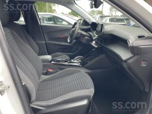 Balts Peugeot 2008 2021 Rīga, ar dzinēja tilpumu 1.20 L un nobraukumu 40 tūkst. km par 18990 €, foto 17 vietnē AUTOMOTO.COM.LV