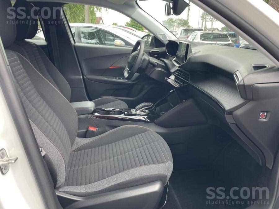 Balts Peugeot 2008 2021 Rīga, ar dzinēja tilpumu 1.20 L un nobraukumu 40 tūkst. km par 18990 €, foto 17 vietnē AUTOMOTO.COM.LV