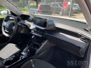 Balts Peugeot 2008 2021 Rīga, ar dzinēja tilpumu 1.20 L un nobraukumu 40 tūkst. km par 18990 €, foto 19 vietnē AUTOMOTO.COM.LV