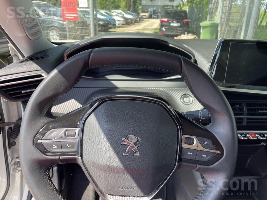 Balts Peugeot 2008 2021 Rīga, ar dzinēja tilpumu 1.20 L un nobraukumu 40 tūkst. km par 18990 €, foto 22 vietnē AUTOMOTO.COM.LV