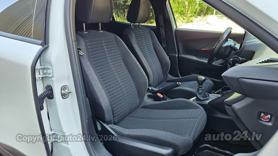 White Peugeot 2008 2021 in Tallinn, with an engine capacity of 1.50 L and mileage of 128 thousand km for 10999 €, photo 14 on AUTOMOTO.COM.LV