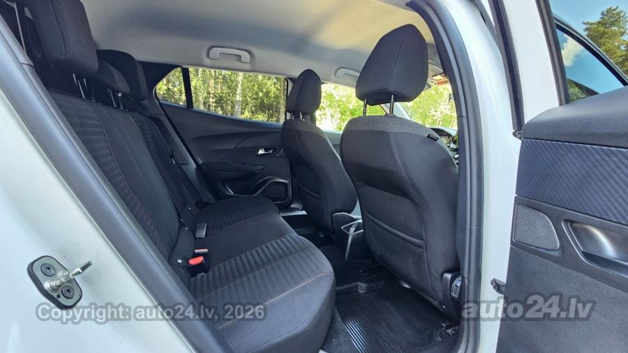 White Peugeot 2008 2021 in Tallinn, with an engine capacity of 1.50 L and mileage of 128 thousand km for 10999 €, photo 17 on AUTOMOTO.COM.LV