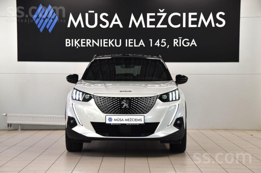 White Peugeot 2008 2021 in Riga, with an engine capacity of 1.50 L and mileage of 74 thousand km for 19990 €, photo 3 on AUTOMOTO.COM.LV
