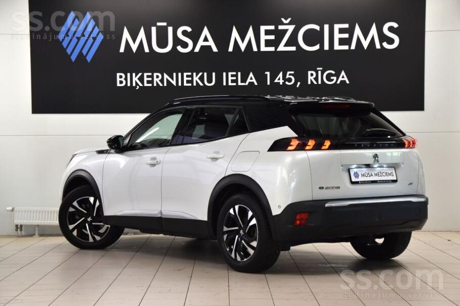 White Peugeot 2008 2021 in Riga, with an engine capacity of 1.50 L and mileage of 74 thousand km for 19990 €, photo 9 on AUTOMOTO.COM.LV