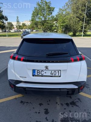 Balts Peugeot 2008 2021 Rīga, ar dzinēja tilpumu 1.20 L un nobraukumu 167 tūkst. km par 9300 €, foto 7 vietnē AUTOMOTO.COM.LV