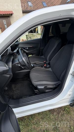 Balts Peugeot 2008 2021 Rīga, ar dzinēja tilpumu 1.20 L un nobraukumu 167 tūkst. km par 9300 €, foto 8 vietnē AUTOMOTO.COM.LV