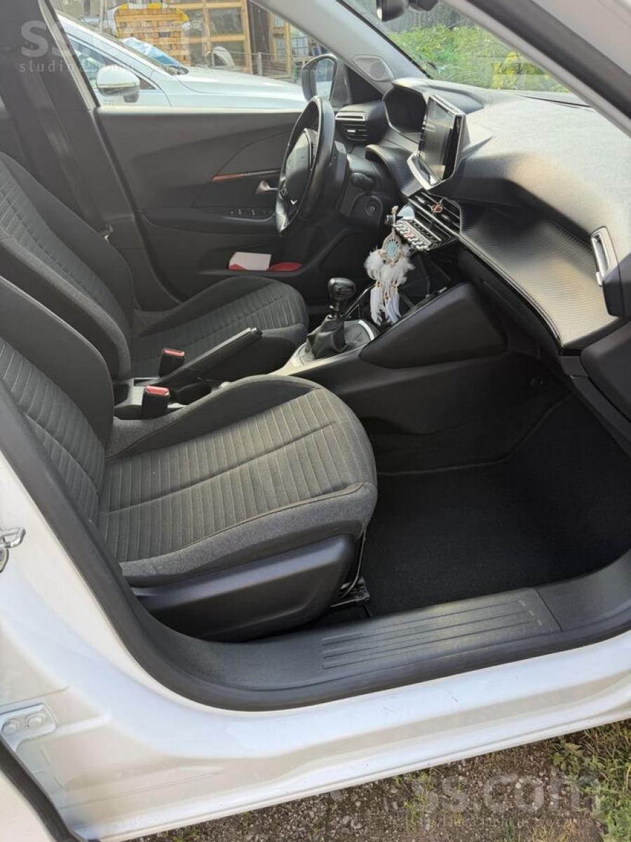 Balts Peugeot 2008 2021 Rīga, ar dzinēja tilpumu 1.20 L un nobraukumu 167 tūkst. km par 9300 €, foto 9 vietnē AUTOMOTO.COM.LV