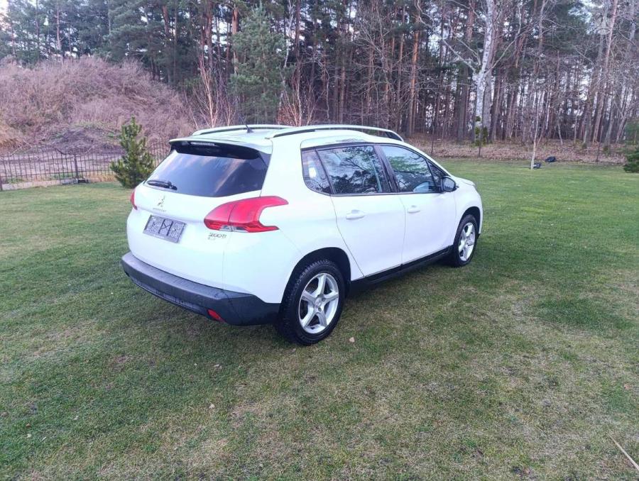 White Peugeot 2008 2015 in Silute, with an engine capacity of 1.20 L and mileage of 98 thousand km for 5400 €, photo 2 on AUTOMOTO.COM.LV