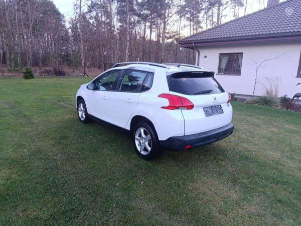 White Peugeot 2008 2015 in Silute, with an engine capacity of 1.20 L and mileage of 98 thousand km for 5400 €, photo 4 on AUTOMOTO.COM.LV