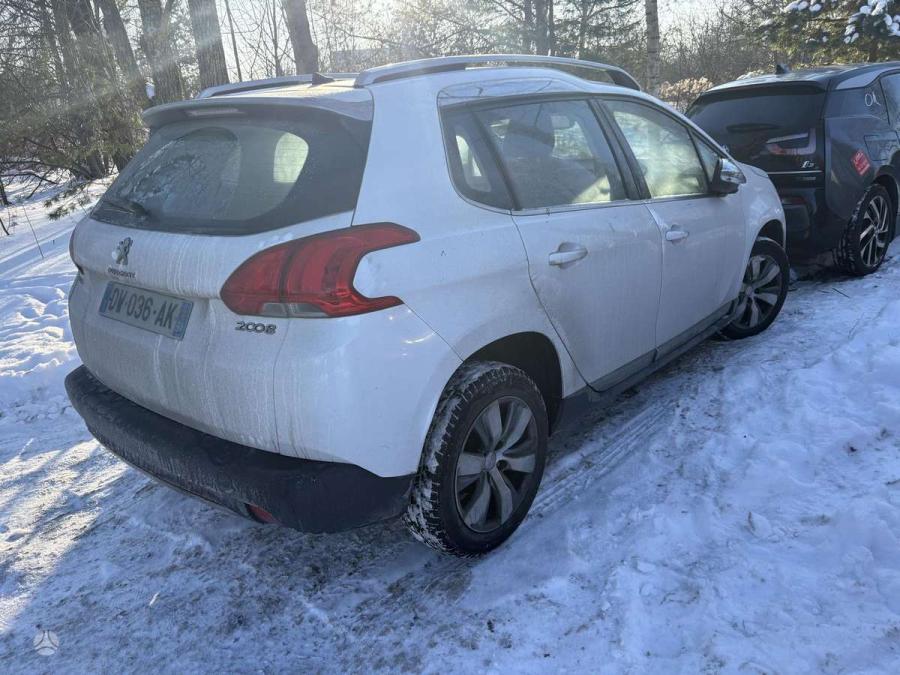 Balts Peugeot 2008 2015 Viļņa, ar dzinēja tilpumu 1.56 L un nobraukumu 212 tūkst. km par 3900 €, foto 4 vietnē AUTOMOTO.COM.LV