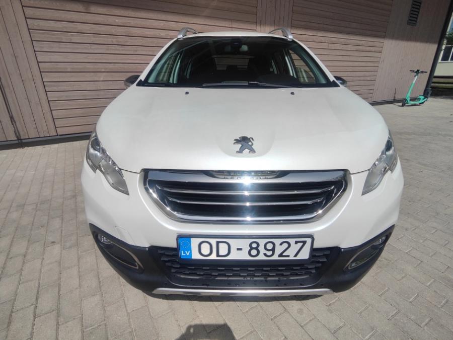 White Peugeot 2008 2015 in Riga, with an engine capacity of 1.20 L and mileage of 99 thousand km for 6990 €, photo 1 on AUTOMOTO.COM.LV