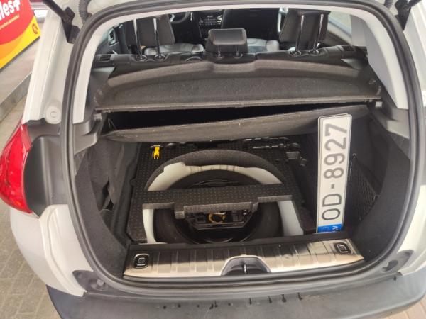 Balts Peugeot 2008 2015 Rīga, ar dzinēja tilpumu 1.20 L un nobraukumu 99 tūkst. km par 6990 €, foto 2 vietnē AUTOMOTO.COM.LV