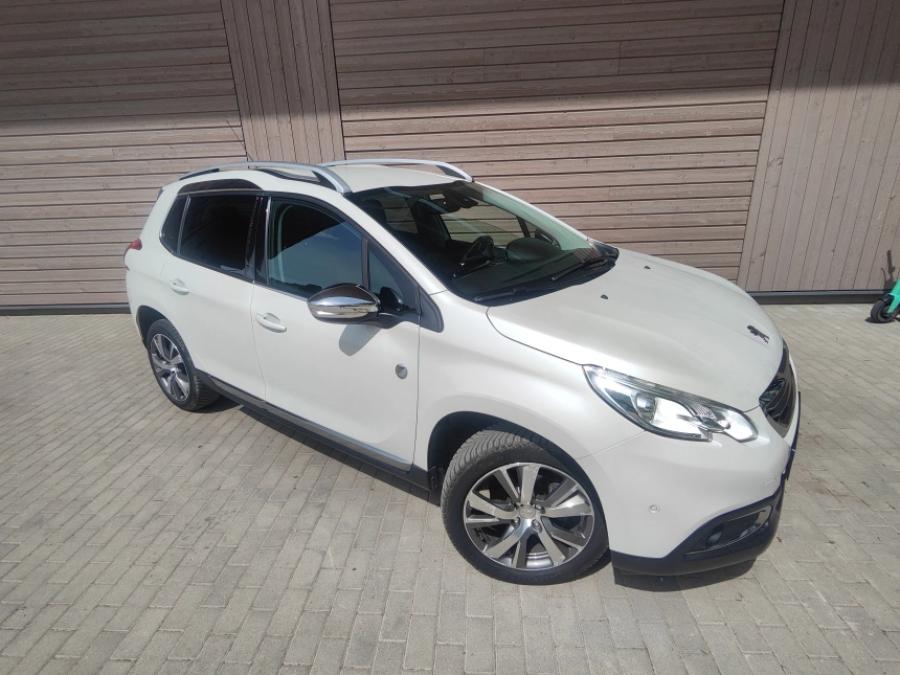 White Peugeot 2008 2015 in Riga, with an engine capacity of 1.20 L and mileage of 99 thousand km for 6990 €, photo 15 on AUTOMOTO.COM.LV