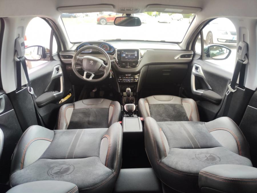White Peugeot 2008 2015 in Riga, with an engine capacity of 1.20 L and mileage of 99 thousand km for 6990 €, photo 21 on AUTOMOTO.COM.LV
