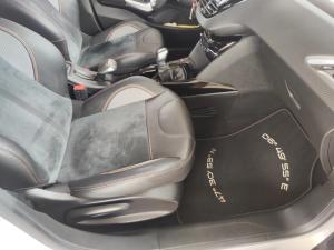 White Peugeot 2008 2015 in Riga, with an engine capacity of 1.20 L and mileage of 99 thousand km for 6990 €, photo 25 on AUTOMOTO.COM.LV