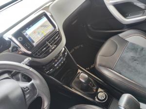 White Peugeot 2008 2015 in Riga, with an engine capacity of 1.20 L and mileage of 99 thousand km for 6990 €, photo 31 on AUTOMOTO.COM.LV